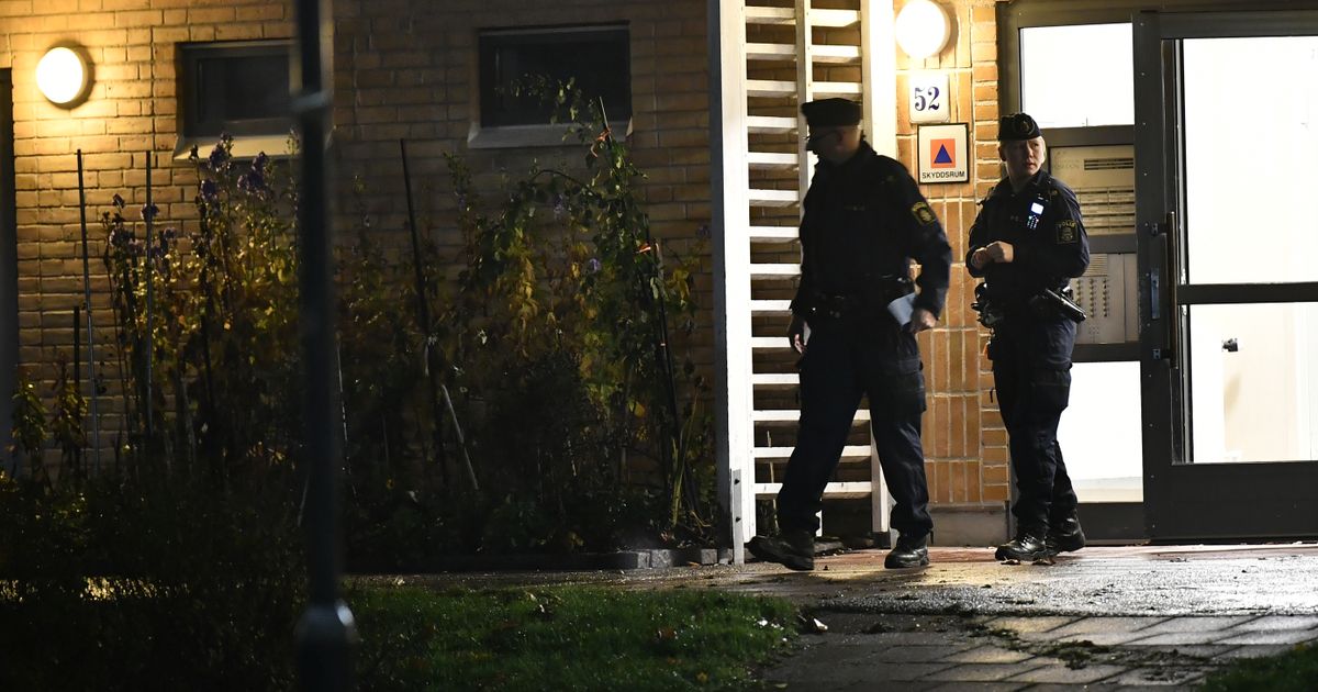Sju tonåringar anhållna efter rånvågen på Hisingen Sju tonåringar anhållna efter rånvågen på Hisingen