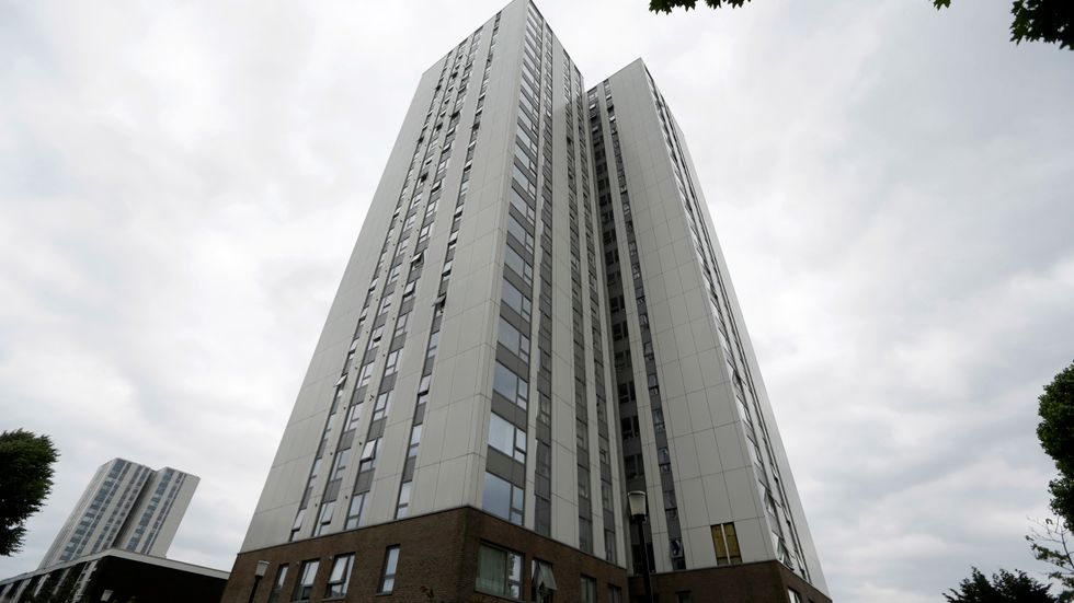 Hundratals hushåll evakueras i London | SvD Hundratals hushåll evakueras i London | SvD